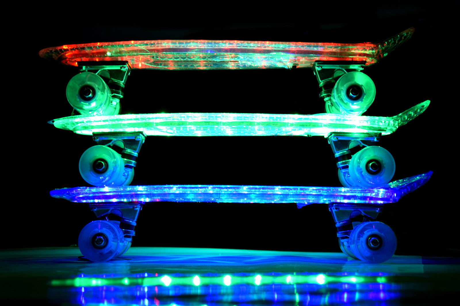 Modernes Penny board mit LED Ausstattung in der Schweiz